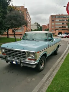 Camionetas Ford Antiguas De Color Azul