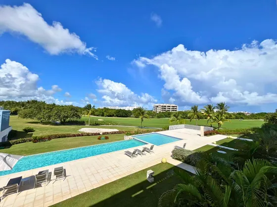 Rental Apartments In White Rock, Grande Rivere Slu With A Pool ...