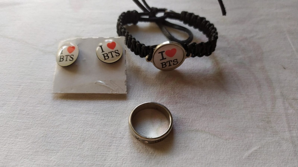 Kpop | Kit Bts Com Brinco Bts + Anel Bts + Pulseira Bts | Mercado Livre Kpop | Kit Bts Com Brinco Bts + Anel Bts + Pulseira Bts | Mercado Livre