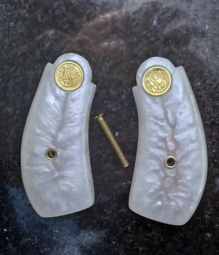 Cabo Coronha Revólver Smith & Wesson Cal.38! Madrepérola | Parcelamento ... Cabo Coronha Revólver Smith & Wesson Cal.38! Madrepérola | Parcelamento ...