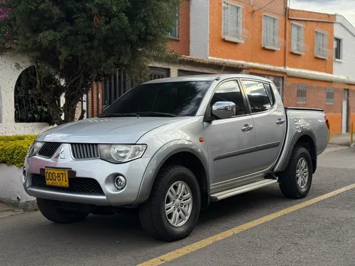 Mitsubishi L200 SPORTERO 2.5 Superlujo | MercadoLibre