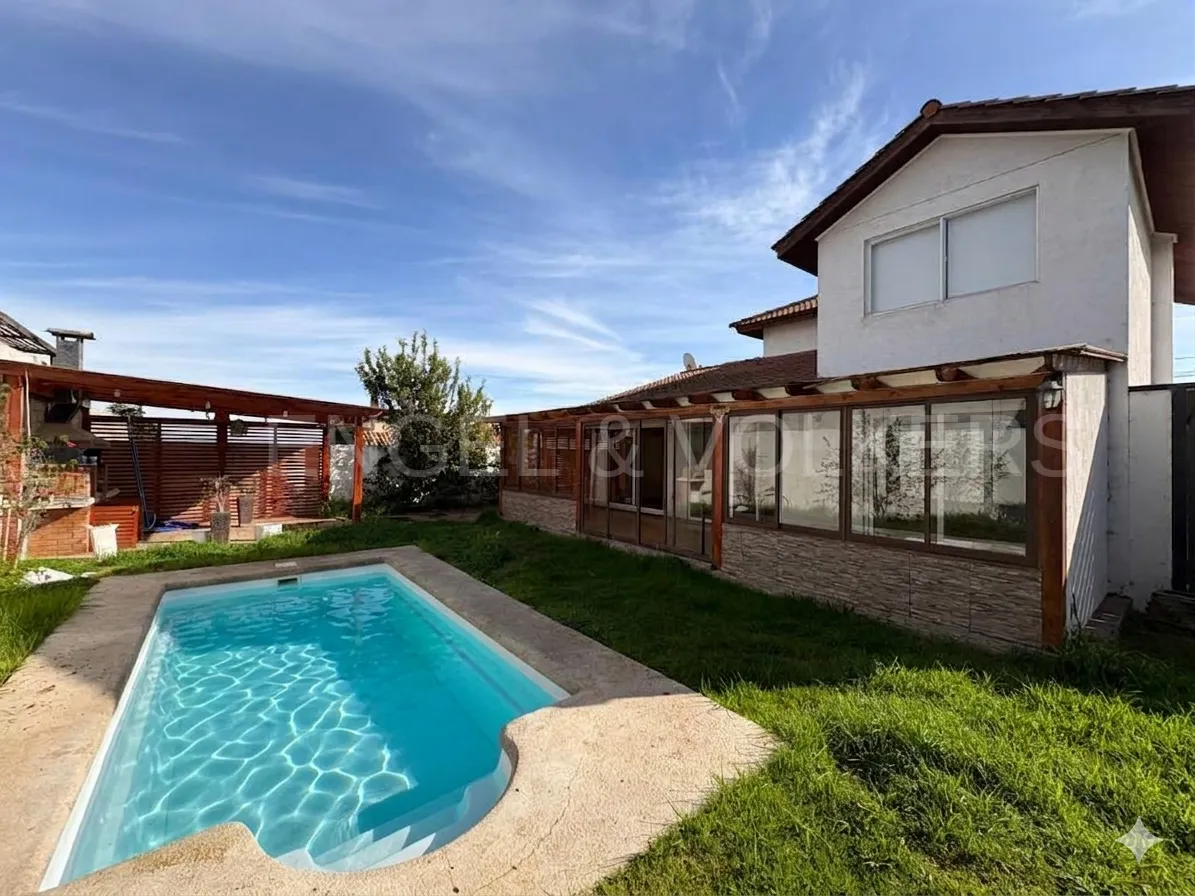 Amplia Casa En Arriendo En Calle Cerrada, Peñuelas | MercadoLibre