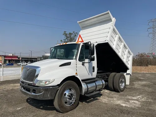 International 4400 Camión De Volteo De 7 Mts Blanco | MercadoLibre