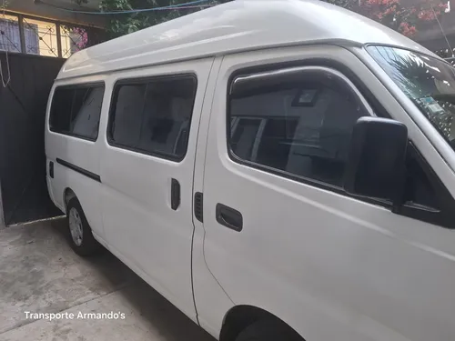 Nissan Urvan 2.5 Gx Larga 9 Pas Ac Mt | MercadoLibre
