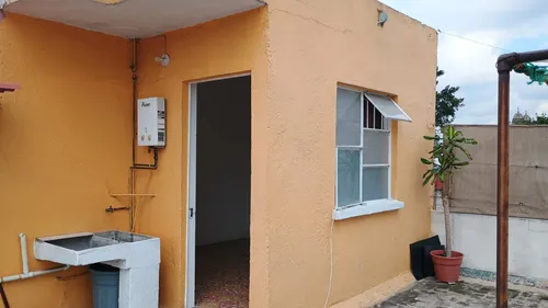 Se Renta Cuarto En Azotea, Con Baño Y Cocina. Ideal Para Persona Sola ...