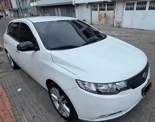 Kia CERATO FORTE 1.6 Hb | TuCarro