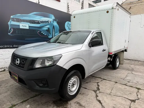 Nissan NP300 2.5 Chasis Cabina Dh Aa Pack Seg Mt | MercadoLibre