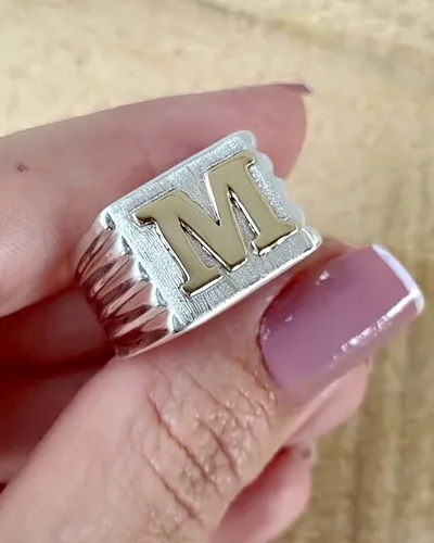Dedeira Masculina Em Prata 950 Com Letra Em Ouro 18kl | Parcelamento ... Dedeira Masculina Em Prata 950 Com Letra Em Ouro 18kl | Parcelamento ...