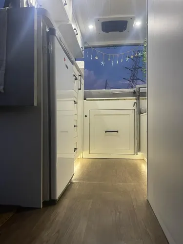 Motorhome Ford Transit 2.2 Teto Alto Longa | MercadoLivre