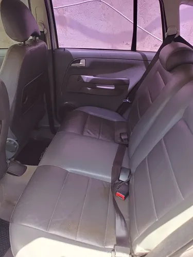 Volkswagen Suran 1.6 I Highline 90e Cuero | MercadoLibre