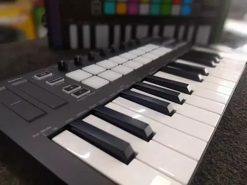 Teclado Midi Novation Launchkey Mini Mk3/ | MercadoLivre Teclado Midi Novation Launchkey Mini Mk3/ | MercadoLivre