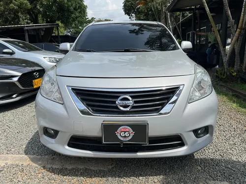 Nissan Versa 1.6 Advance At | MercadoLibre