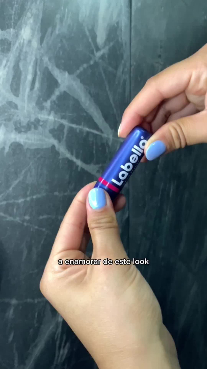 Bálsamo Labial Labello Caring Beauty Color Red 4.8g | MercadoLibre