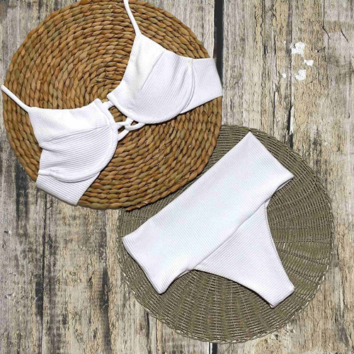 Biquíni Branco Retrô Bojo Calcinha Hotpants Disfarça Barriga