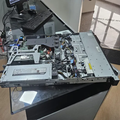 Servidor Dell Poweredge R240 Xeon E-2124 16gb 2tb Servidor Dell Poweredge R240 Xeon E-2124 16gb 2tb