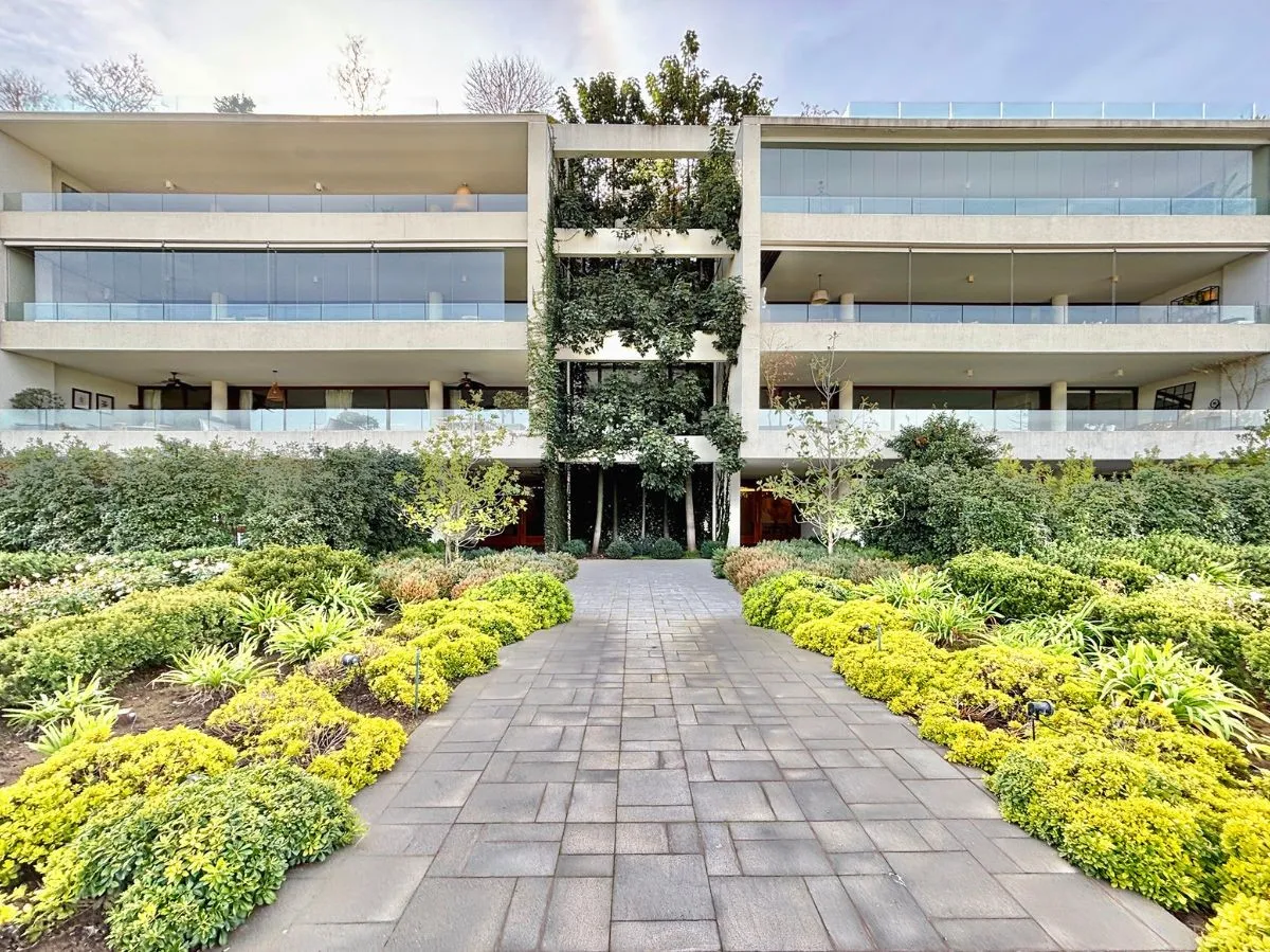 Depto Con Jardín En Condominio Santa María De Manquehue ...