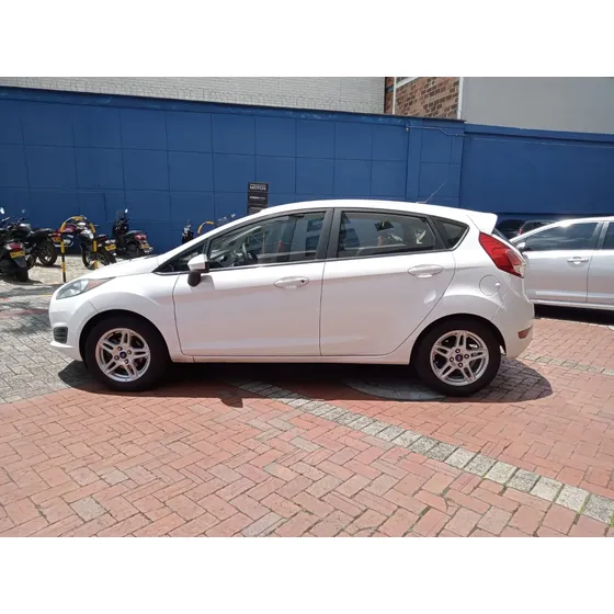 Ford Fiesta St - Carros y Camionetas | TuCarro