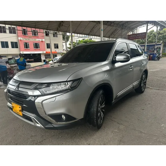 Auto Kms Pico - Carros y Camionetas Mitsubishi Outlander | TuCarro