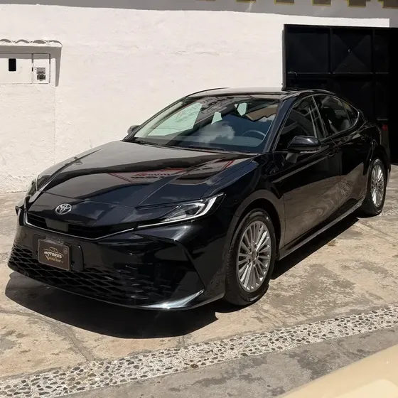 Carros y Camionetas Toyota Camry 2025 | TuCarro