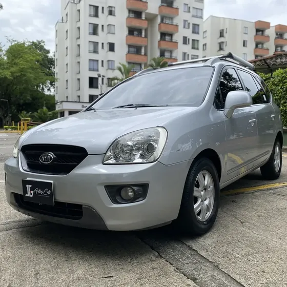 Kia Rondo - Carros y Camionetas Kia Carens | TuCarro