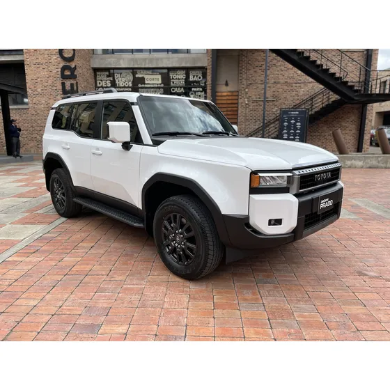 Toyota Land Cruiser Blanca - Carros y Camionetas 2026 | TuCarro