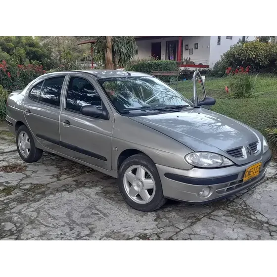 Calisco Renault - Carros, Motos y Otros | TuCarro