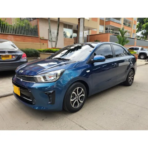 Kia Soluto - Carros y Camionetas | TuCarro