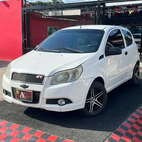 Aveo Emotion - Carros y Camionetas | TuCarro
