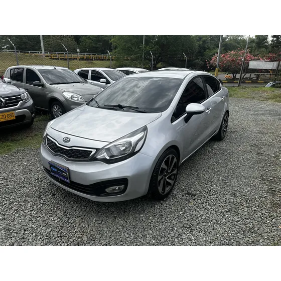 Kia Rio Sedan 2013 - Carros y Camionetas | TuCarro