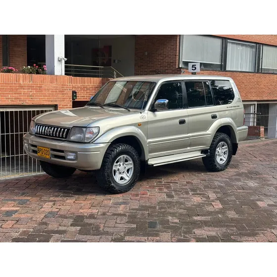 Toyota Land Cruiser Prado V8 - Carros y Camionetas 100.000 km o más ...