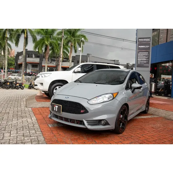Ford Fiesta St - Carros y Camionetas | TuCarro