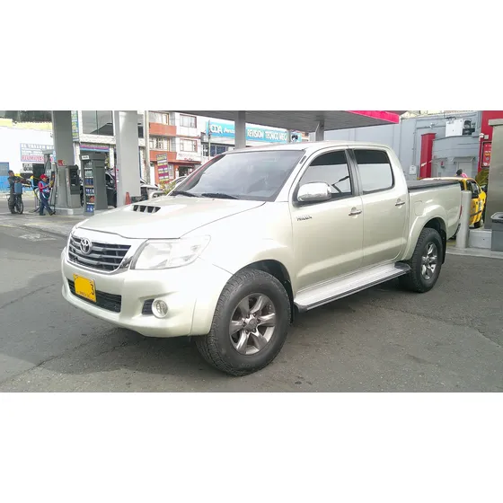 Toyota Hilux Srv - Carros y Camionetas Toyota | TuCarro