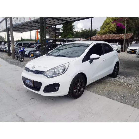 Rio Zenith - Carros y Camionetas Kia Rio Spice | TuCarro