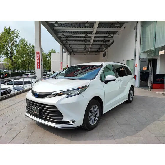 Toyota Sienna: 484 autos a partir de $400,000 MXN