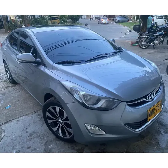 Hyundai Catr - Carros y Camionetas Elantra | TuCarro