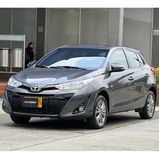 Carros y Camionetas Toyota Yaris usado 2022 en Bogotá D.C. | TuCarro