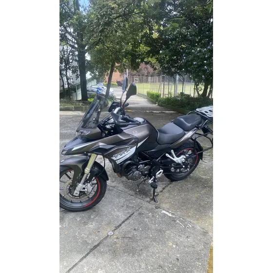 Fris - Motos TRK 251 | TuCarro