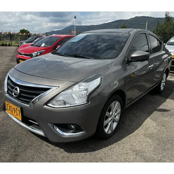 Carros y Camionetas Nissan Versa Automática 2017 | TuCarro
