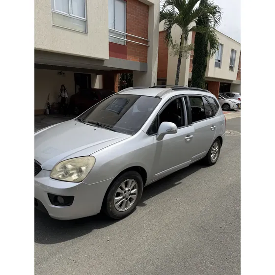 Kia Rondo - Carros y Camionetas Kia Carens | TuCarro