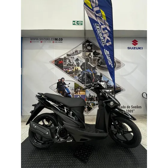 Suzuki Veloz - Motos | TuCarro