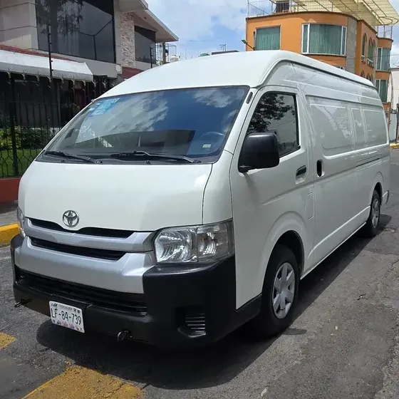 Toyota Hiace 2015: 8 autos a partir de $300,000 MXN