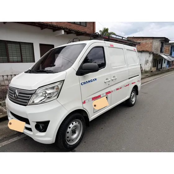 Merket Van - Carros y Camionetas Mini Van | TuCarro