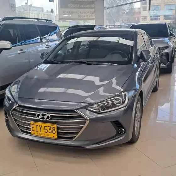 Hyundai Catr - Carros y Camionetas Elantra | TuCarro