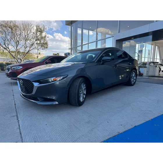 Mazda Mazda 3: 661 autos a partir de $250,000 MXN