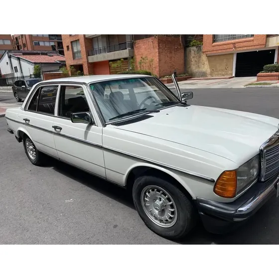 Mercedes W123 - Carros y Camionetas | TuCarro