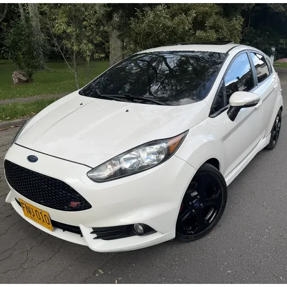 Ford Fiesta St - Carros y Camionetas | TuCarro