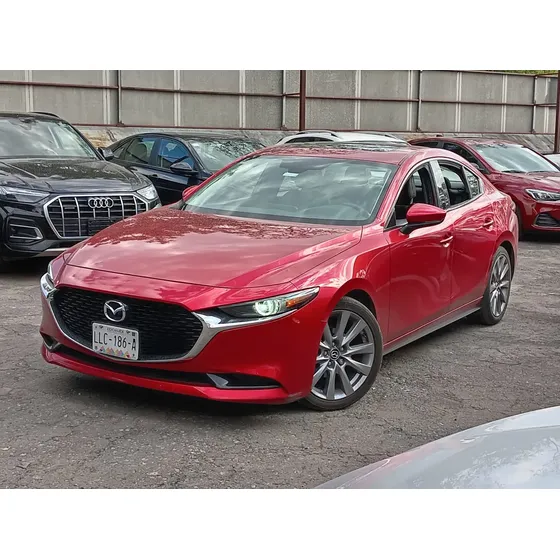 Mazda Mazda 3: 697 autos a partir de $250,000 MXN