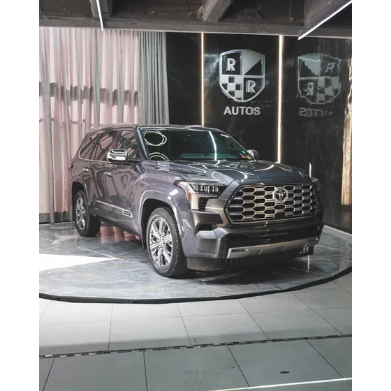 Toyota Sequoia - Carros y Camionetas | TuCarro