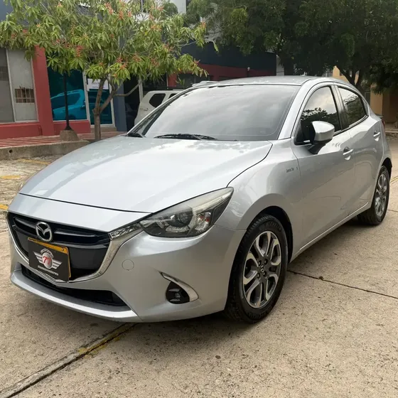 Mazda 2 Touring 2018 - Carros y Camionetas | TuCarro