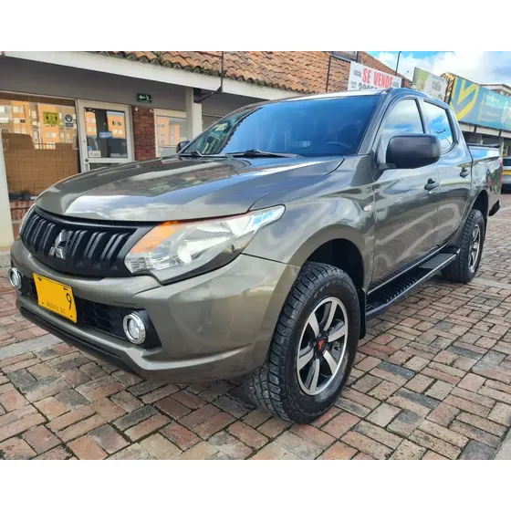 L200 1997 - Carros y Camionetas Mitsubishi | TuCarro